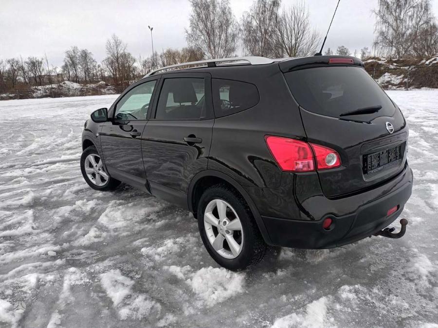 Black Nissan qashqai+2 2010 in Marijampole, with an engine capacity of 1.46 L and mileage of 270 thousand km for 4299 €, photo 5 on AUTOMOTO.COM.LV