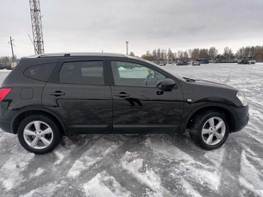 Black Nissan qashqai+2 2010 in Marijampole, with an engine capacity of 1.46 L and mileage of 270 thousand km for 4299 €, photo 7 on AUTOMOTO.COM.LV