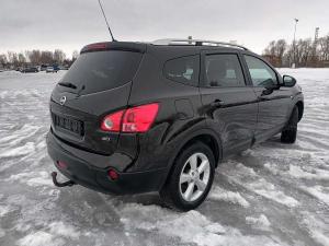 Black Nissan qashqai+2 2010 in Marijampole, with an engine capacity of 1.46 L and mileage of 270 thousand km for 4299 €, photo 8 on AUTOMOTO.COM.LV