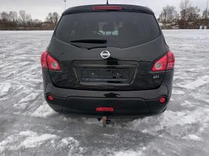 Black Nissan qashqai+2 2010 in Marijampole, with an engine capacity of 1.46 L and mileage of 270 thousand km for 4299 €, photo 9 on AUTOMOTO.COM.LV