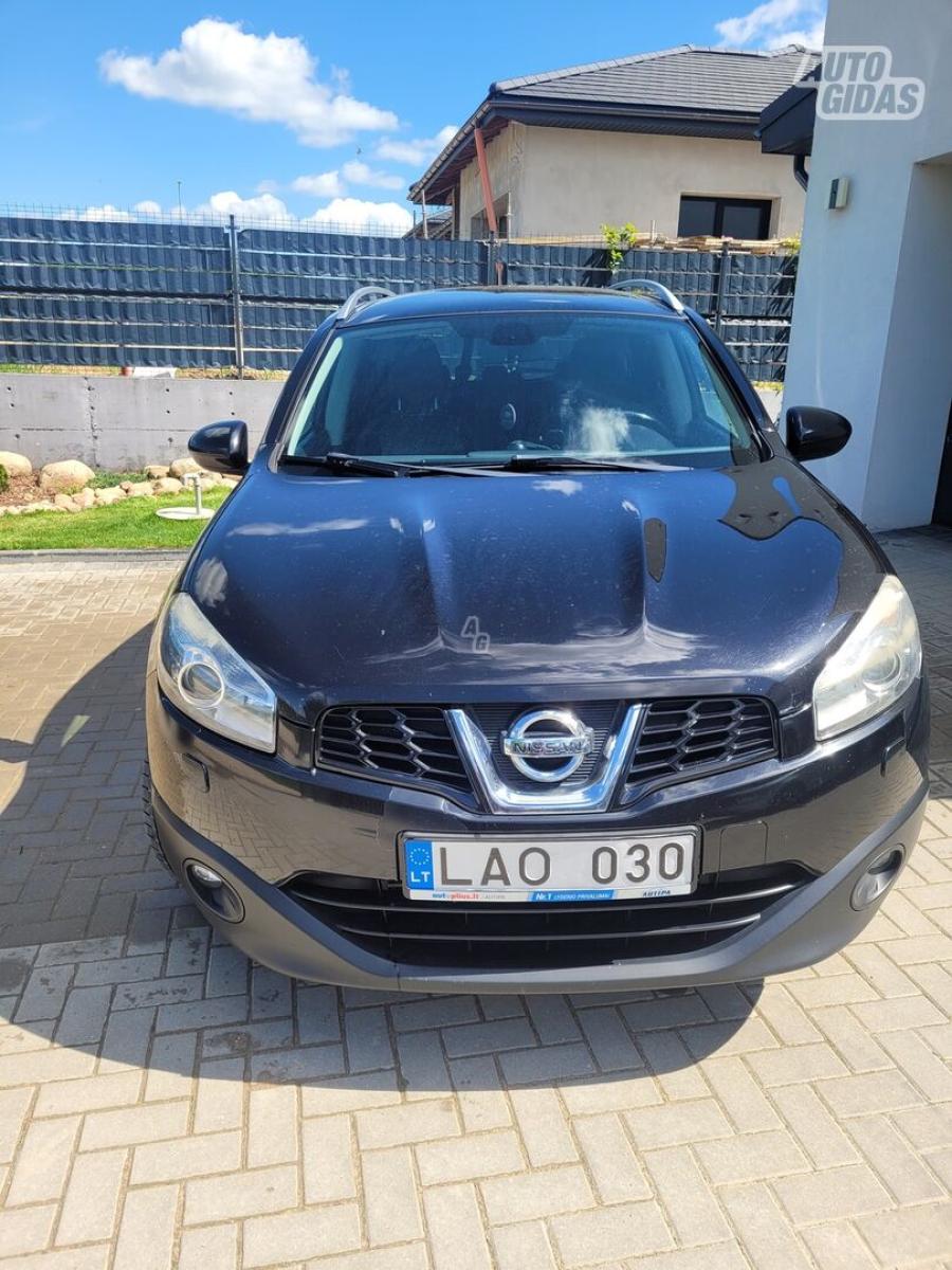 Black Nissan qashqai+2 2010 in Vilnius, with an engine capacity of 2.00 L and mileage of 322 thousand km for 4000 €, photo 1 on AUTOMOTO.COM.LV