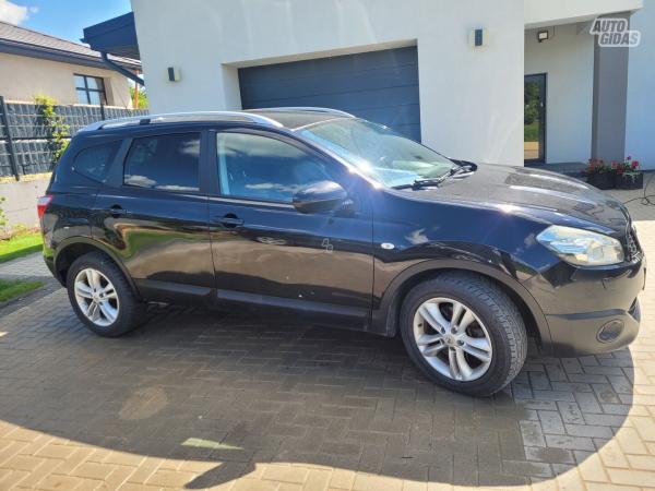 Black Nissan qashqai+2 2010 in Vilnius, with an engine capacity of 2.00 L and mileage of 322 thousand km for 4000 €, photo 2 on AUTOMOTO.COM.LV