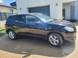 Black Nissan qashqai+2 2010 in Vilnius, with an engine capacity of 2.00 L and mileage of 322 thousand km for 4000 €, photo 3 on AUTOMOTO.COM.LV
