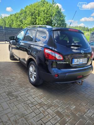 Black Nissan qashqai+2 2010 in Vilnius, with an engine capacity of 2.00 L and mileage of 322 thousand km for 4000 €, photo 4 on AUTOMOTO.COM.LV
