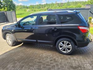 Black Nissan qashqai+2 2010 in Vilnius, with an engine capacity of 2.00 L and mileage of 322 thousand km for 4000 €, photo 5 on AUTOMOTO.COM.LV