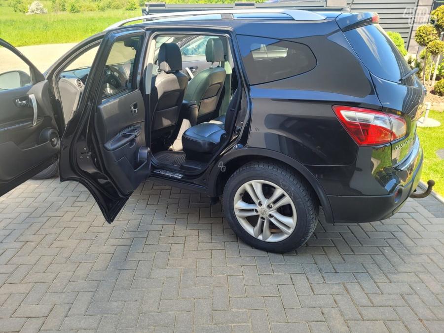 Black Nissan qashqai+2 2010 in Vilnius, with an engine capacity of 2.00 L and mileage of 322 thousand km for 4000 €, photo 7 on AUTOMOTO.COM.LV