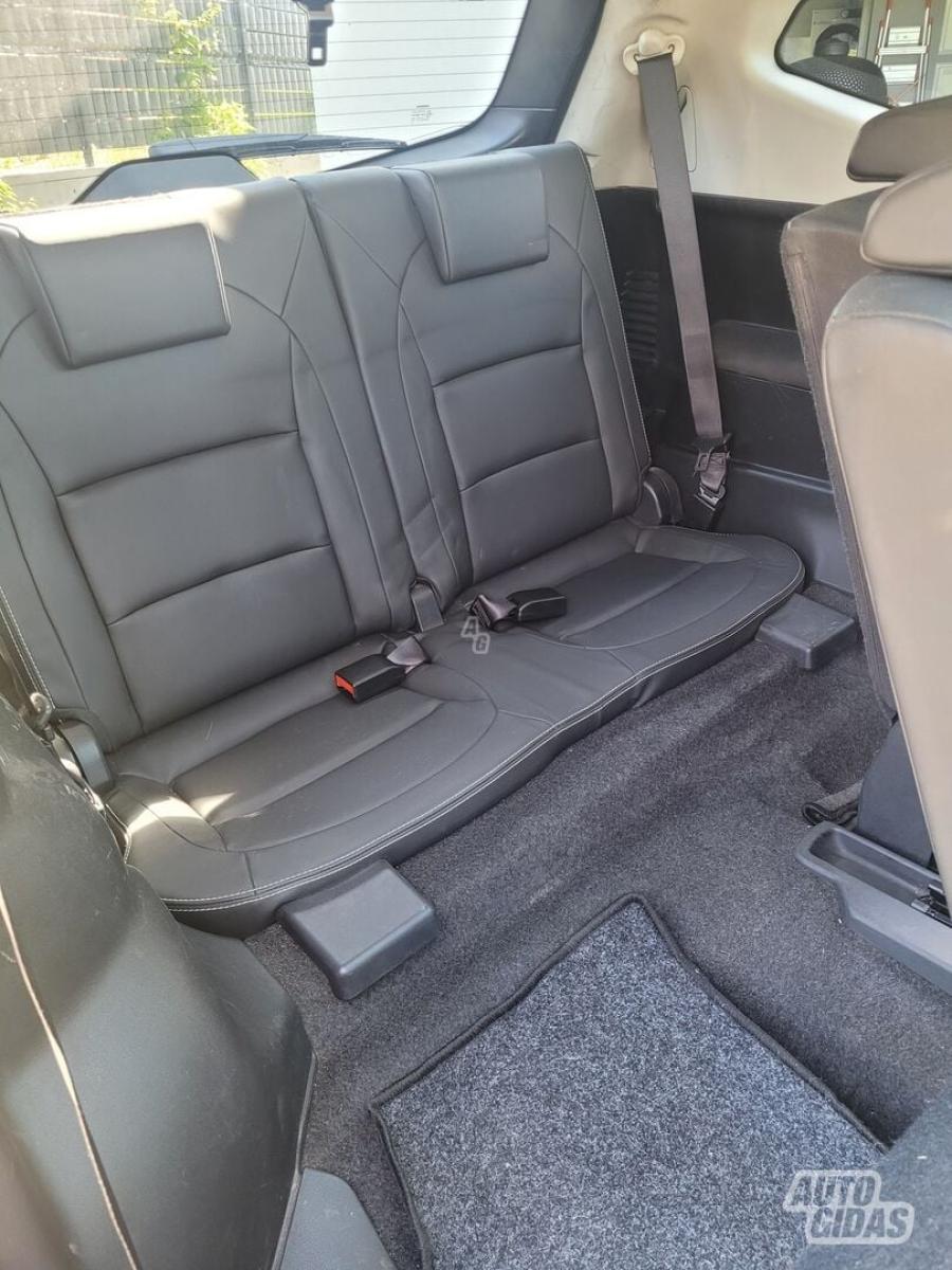 Black Nissan qashqai+2 2010 in Vilnius, with an engine capacity of 2.00 L and mileage of 322 thousand km for 4000 €, photo 15 on AUTOMOTO.COM.LV