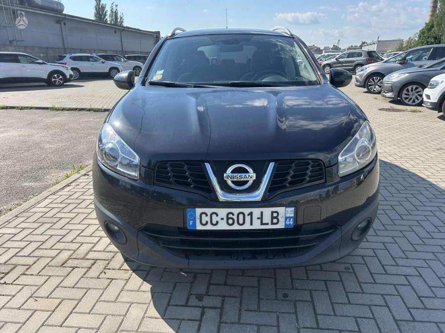Black Nissan qashqai+2 2010 in Taurage, with an engine capacity of 1.46 L and mileage of 270 thousand km for 4500 €, photo 1 on AUTOMOTO.COM.LV