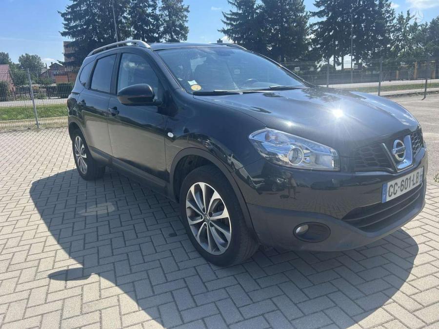 Black Nissan qashqai+2 2010 in Taurage, with an engine capacity of 1.46 L and mileage of 270 thousand km for 4500 €, photo 3 on AUTOMOTO.COM.LV