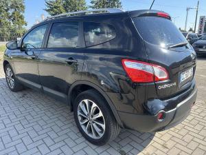 Black Nissan qashqai+2 2010 in Taurage, with an engine capacity of 1.46 L and mileage of 270 thousand km for 4500 €, photo 4 on AUTOMOTO.COM.LV