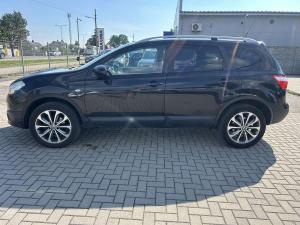 Black Nissan qashqai+2 2010 in Taurage, with an engine capacity of 1.46 L and mileage of 270 thousand km for 4500 €, photo 8 on AUTOMOTO.COM.LV