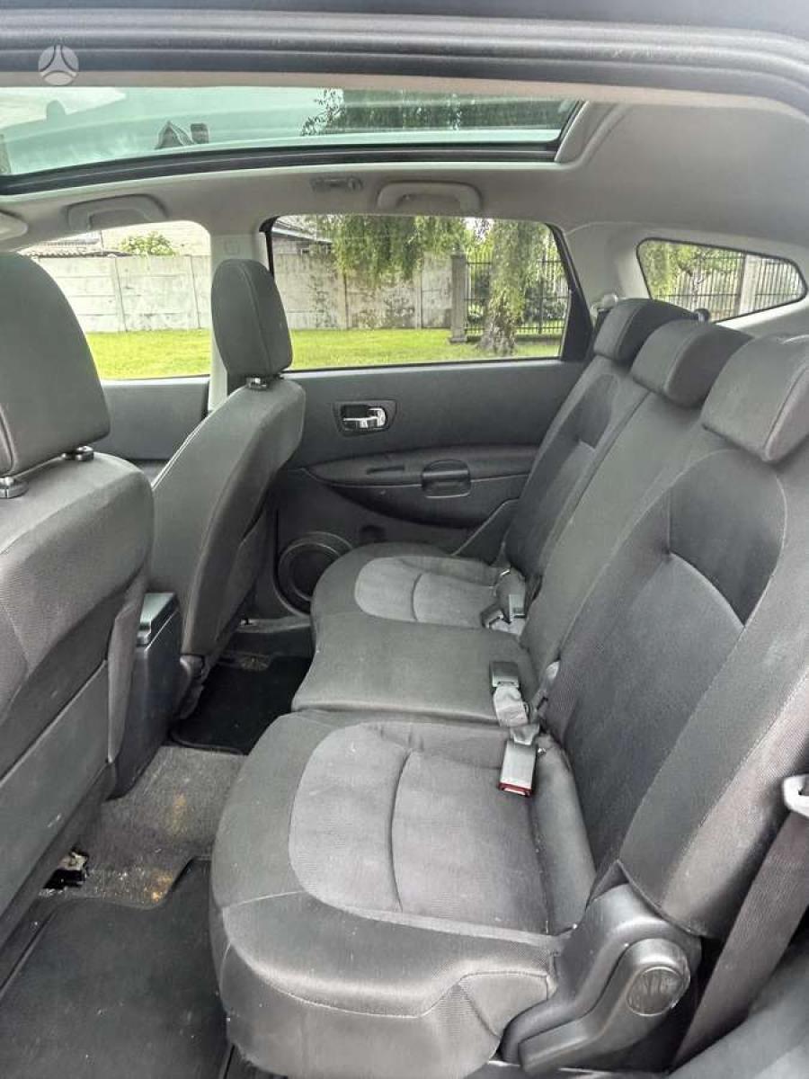 Black Nissan qashqai+2 2010 in Taurage, with an engine capacity of 1.46 L and mileage of 270 thousand km for 4500 €, photo 15 on AUTOMOTO.COM.LV