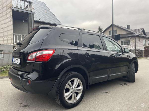 Melns Nissan qashqai+2 2011 Alīta, ar dzinēja tilpumu 2.00 L un nobraukumu 202 tūkst. km par 4799 €, foto 2 vietnē AUTOMOTO.COM.LV
