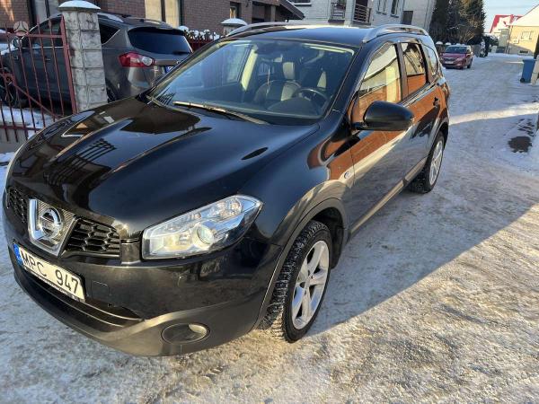 Black Nissan qashqai+2 2011 in Kaunas, with an engine capacity of 2.00 L and mileage of 258 thousand km for 5200 €, photo 1 on AUTOMOTO.COM.LV