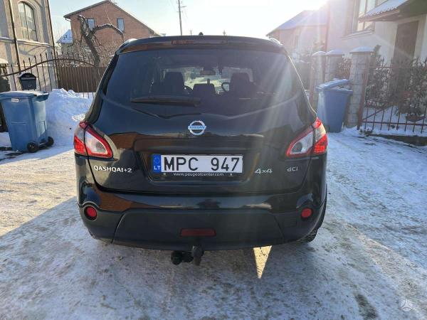 Black Nissan qashqai+2 2011 in Kaunas, with an engine capacity of 2.00 L and mileage of 258 thousand km for 5200 €, photo 6 on AUTOMOTO.COM.LV