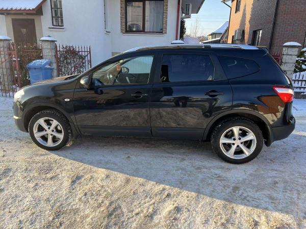 Black Nissan qashqai+2 2011 in Kaunas, with an engine capacity of 2.00 L and mileage of 258 thousand km for 5200 €, photo 8 on AUTOMOTO.COM.LV