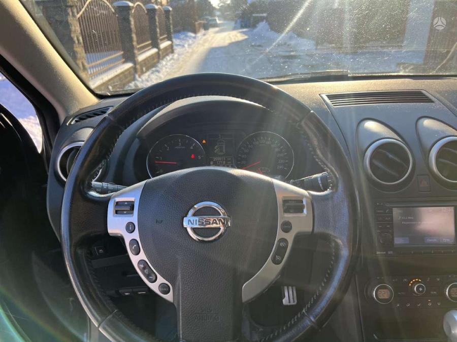 Melns Nissan qashqai+2 2011 Kauņa, ar dzinēja tilpumu 2.00 L un nobraukumu 258 tūkst. km par 5200 €, foto 13 vietnē AUTOMOTO.COM.LV