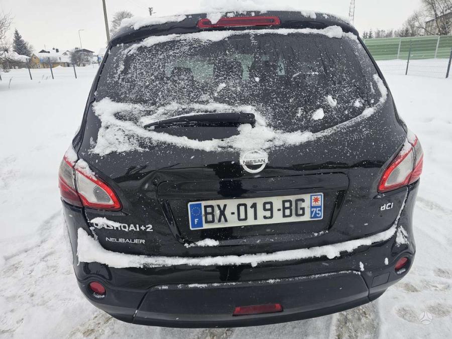 Black Nissan qashqai+2 2011 in Taurage, with an engine capacity of 2.00 L and mileage of 240 thousand km for 4900 €, photo 1 on AUTOMOTO.COM.LV