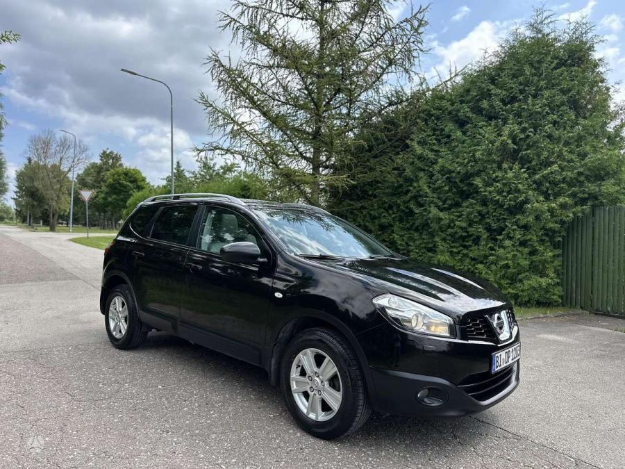Black Nissan qashqai+2 2011 in Kaunas, with an engine capacity of 2.00 L and mileage of 197 thousand km for 4650 €, photo 8 on AUTOMOTO.COM.LV