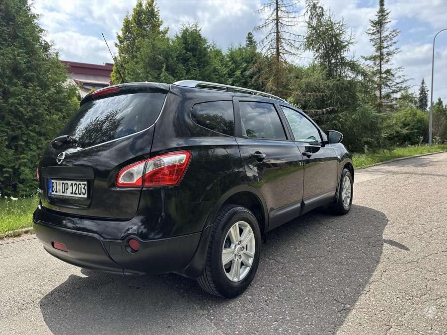 Black Nissan qashqai+2 2011 in Kaunas, with an engine capacity of 2.00 L and mileage of 197 thousand km for 4650 €, photo 17 on AUTOMOTO.COM.LV