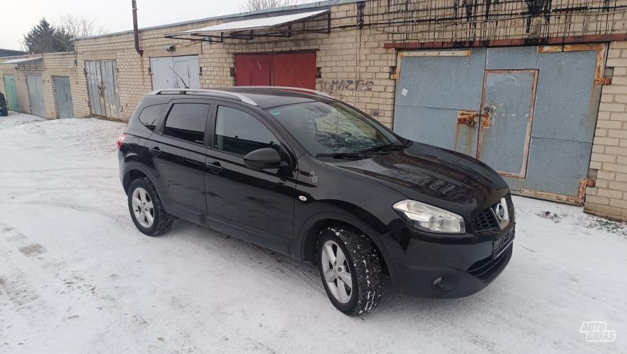 Black Nissan qashqai+2 2012 in Alytus, with an engine capacity of 1.60 L and mileage of 292 thousand km for 5199 €, photo 2 on AUTOMOTO.COM.LV