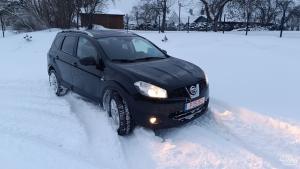 Black Nissan qashqai+2 2012 in Alytus, with an engine capacity of 1.60 L and mileage of 292 thousand km for 5199 €, photo 7 on AUTOMOTO.COM.LV