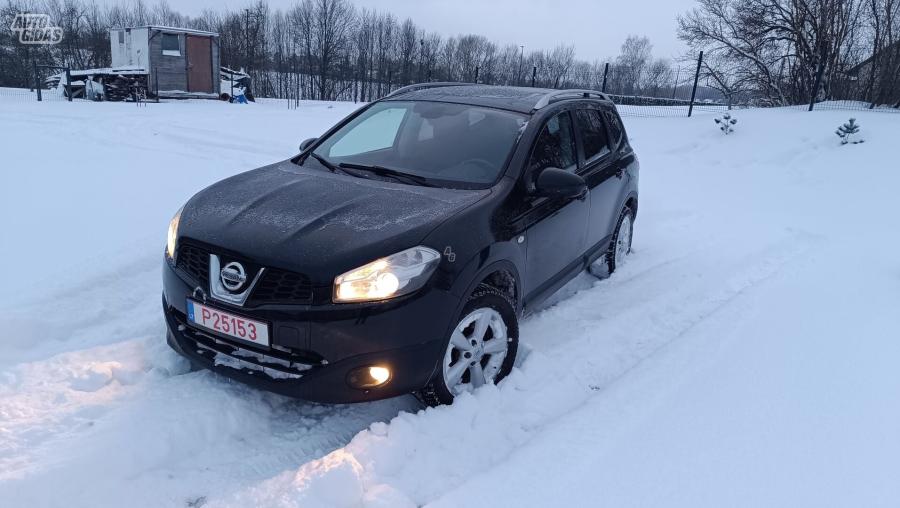 Black Nissan qashqai+2 2012 in Alytus, with an engine capacity of 1.60 L and mileage of 292 thousand km for 5199 €, photo 8 on AUTOMOTO.COM.LV