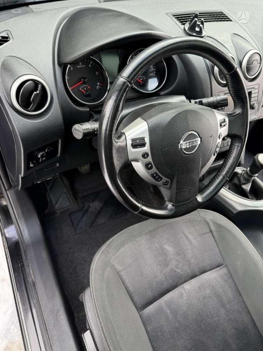 Black Nissan qashqai+2 2012 in Kaunas, with an engine capacity of 1.46 L and mileage of 211 thousand km for 5100 €, photo 24 on AUTOMOTO.COM.LV