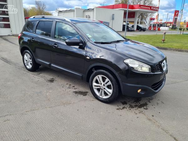 Black Nissan qashqai+2 2012 in Panevezys, with an engine capacity of 1.60 L and mileage of 219 thousand km for 4200 €, photo 3 on AUTOMOTO.COM.LV