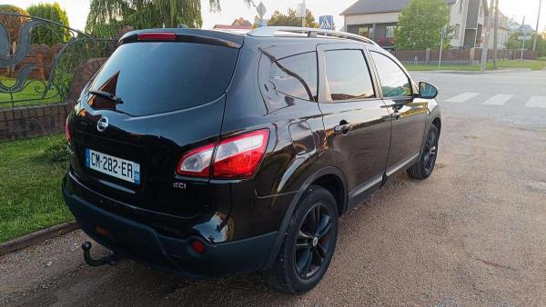 Black Nissan qashqai+2 2012 in Taurage, with an engine capacity of 2.00 L and mileage of 300 thousand km for 3500 €, photo 4 on AUTOMOTO.COM.LV