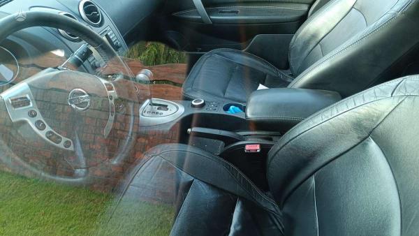 Black Nissan qashqai+2 2012 in Taurage, with an engine capacity of 2.00 L and mileage of 300 thousand km for 3500 €, photo 6 on AUTOMOTO.COM.LV