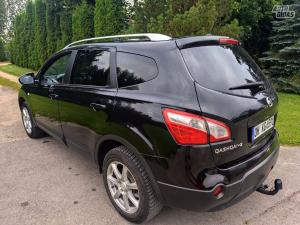 Black Nissan qashqai+2 2012 in Mazeikiai, with an engine capacity of 1.60 L and mileage of 230 thousand km for 6400 €, photo 8 on AUTOMOTO.COM.LV