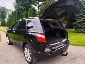Black Nissan qashqai+2 2012 in Mazeikiai, with an engine capacity of 1.60 L and mileage of 230 thousand km for 6400 €, photo 13 on AUTOMOTO.COM.LV