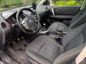 Black Nissan qashqai+2 2012 in Mazeikiai, with an engine capacity of 1.60 L and mileage of 230 thousand km for 6400 €, photo 16 on AUTOMOTO.COM.LV