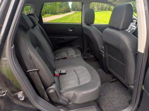 Black Nissan qashqai+2 2012 in Mazeikiai, with an engine capacity of 1.60 L and mileage of 230 thousand km for 6400 €, photo 19 on AUTOMOTO.COM.LV