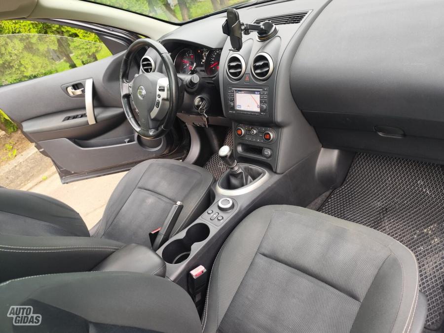 Black Nissan qashqai+2 2012 in Mazeikiai, with an engine capacity of 1.60 L and mileage of 230 thousand km for 6400 €, photo 22 on AUTOMOTO.COM.LV