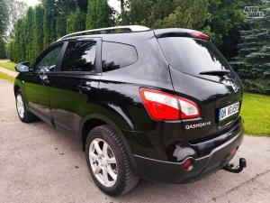 Black Nissan qashqai+2 2012 in Mazeikiai, with an engine capacity of 1.60 L and mileage of 230 thousand km for 6400 €, photo 25 on AUTOMOTO.COM.LV