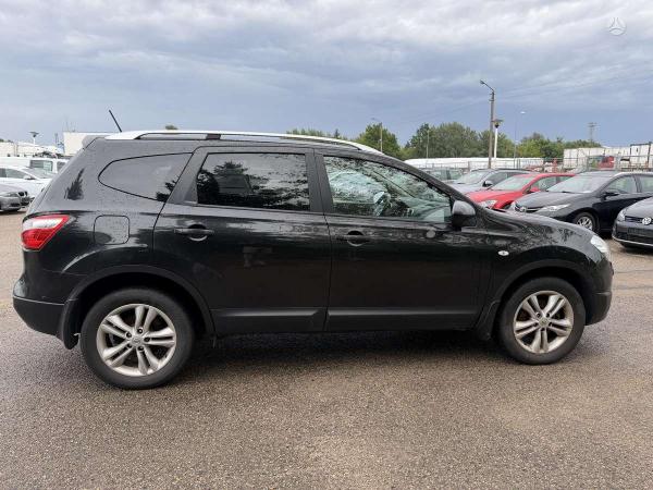 Black Nissan qashqai+2 2012 in Marijampole, with an engine capacity of 1.46 L and mileage of 299 thousand km for 4250 €, photo 3 on AUTOMOTO.COM.LV
