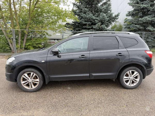 Black Nissan qashqai+2 2012 in Marijampole, with an engine capacity of 1.46 L and mileage of 299 thousand km for 4250 €, photo 5 on AUTOMOTO.COM.LV