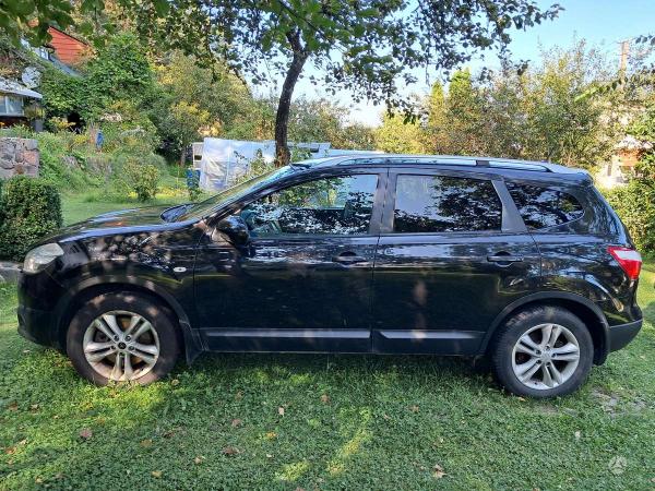 Melns Nissan qashqai+2 2012 Viļņa, ar dzinēja tilpumu 2.00 L un nobraukumu 182 tūkst. km par 3800 €, foto 2 vietnē AUTOMOTO.COM.LV
