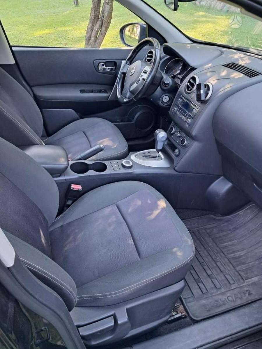 Melns Nissan qashqai+2 2012 Viļņa, ar dzinēja tilpumu 2.00 L un nobraukumu 182 tūkst. km par 3800 €, foto 6 vietnē AUTOMOTO.COM.LV
