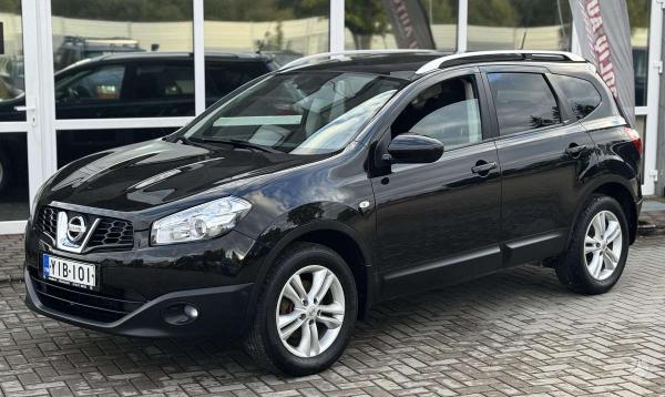 Nissan qashqai+2 2012 in Radviliskis on AUTOMOTO.COM.LV Black Nissan qashqai+2 2012 in Radviliskis, with an engine capacity of 1.60 L and mileage of 234 thousand km for 5750 ā¬, photo 4 on AUTOMOTO.COM.LV