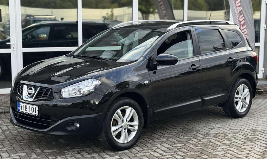 Black Nissan qashqai+2 2012 in Radviliskis, with an engine capacity of 1.60 L and mileage of 234 thousand km for 5750 €, photo 4 on AUTOMOTO.COM.LV