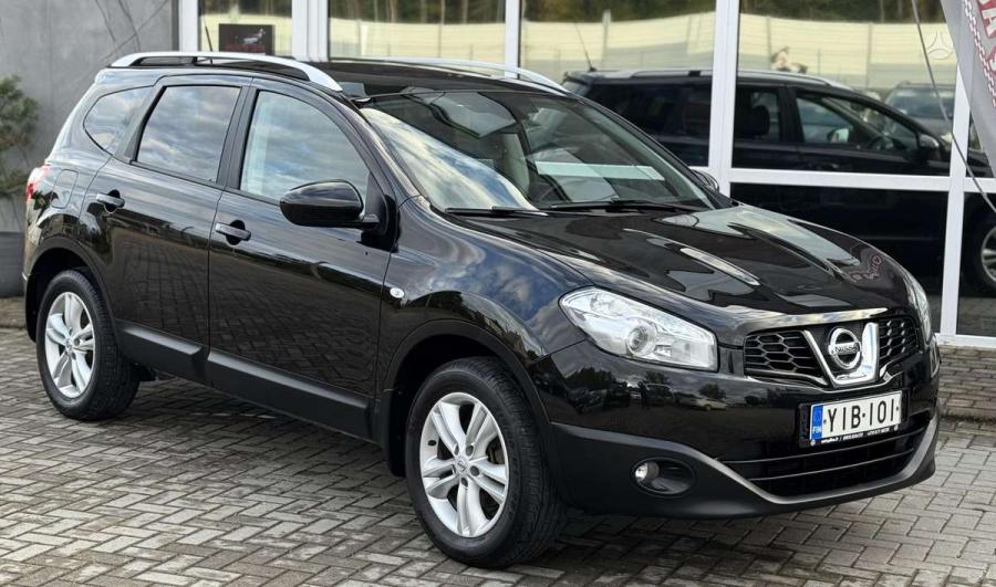 Black Nissan qashqai+2 2012 in Radviliskis, with an engine capacity of 1.60 L and mileage of 234 thousand km for 5750 €, photo 5 on AUTOMOTO.COM.LV