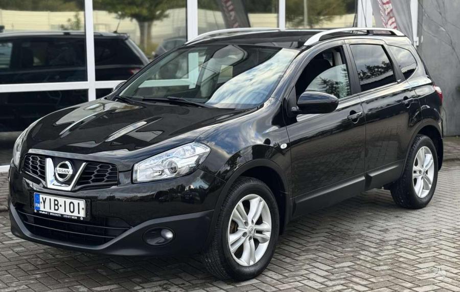 Black Nissan qashqai+2 2012 in Radviliskis, with an engine capacity of 1.60 L and mileage of 234 thousand km for 5750 €, photo 6 on AUTOMOTO.COM.LV