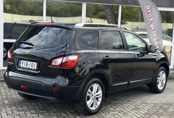 Nissan qashqai+2 2012 in Radviliskis on AUTOMOTO.COM.LV Black Nissan qashqai+2 2012 in Radviliskis, with an engine capacity of 1.60 L and mileage of 234 thousand km for 5750 ā¬, photo 8 on AUTOMOTO.COM.LV