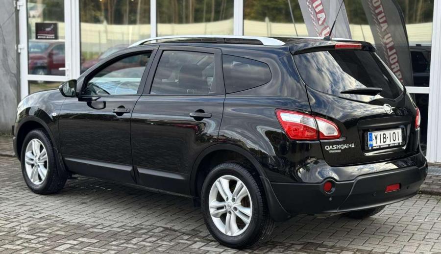 Black Nissan qashqai+2 2012 in Radviliskis, with an engine capacity of 1.60 L and mileage of 234 thousand km for 5750 €, photo 9 on AUTOMOTO.COM.LV