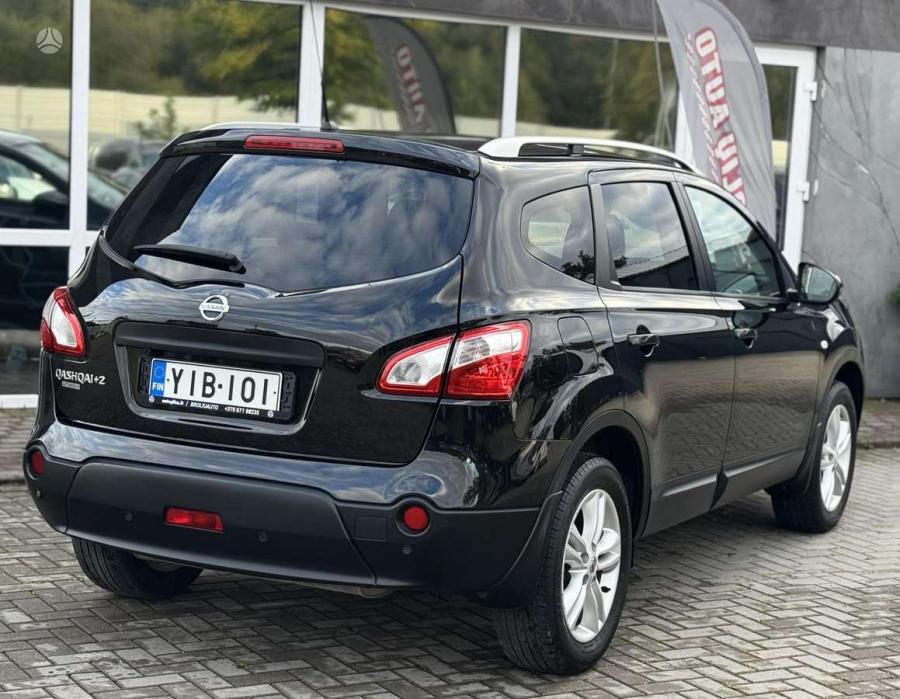 Black Nissan qashqai+2 2012 in Radviliskis, with an engine capacity of 1.60 L and mileage of 234 thousand km for 5750 €, photo 10 on AUTOMOTO.COM.LV