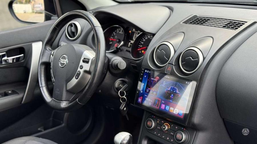 Black Nissan qashqai+2 2012 in Radviliskis, with an engine capacity of 1.60 L and mileage of 234 thousand km for 5750 €, photo 15 on AUTOMOTO.COM.LV