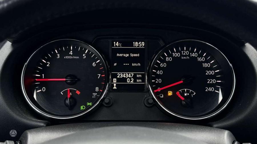 Black Nissan qashqai+2 2012 in Radviliskis, with an engine capacity of 1.60 L and mileage of 234 thousand km for 5750 €, photo 19 on AUTOMOTO.COM.LV